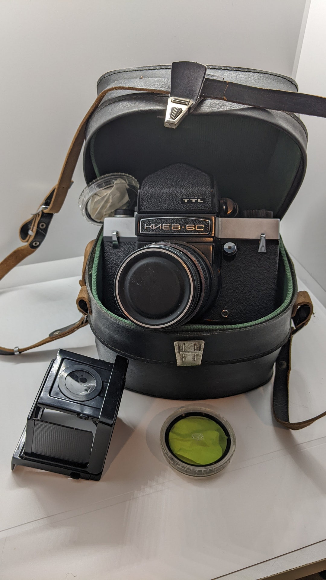 KIEV 6C 90mm F-2.8 6x6 Vintage Soviet Camera W/ Case, WLV & Filters ...