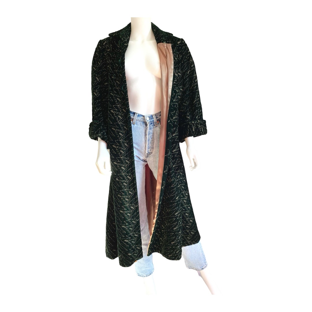 Vintage 1950s Hunter Green Velvet Gold Embroidered Coat | Bracelet ...