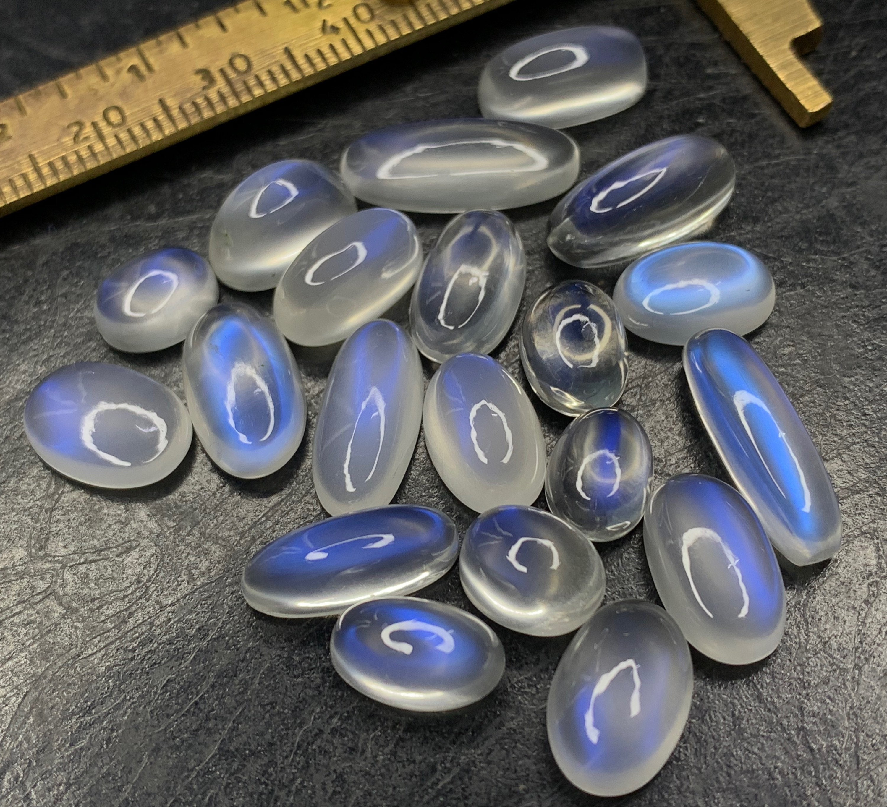Good Quality Blue Moonstone 20pcs Lot Natural Blue Sheen Fire Blue ...