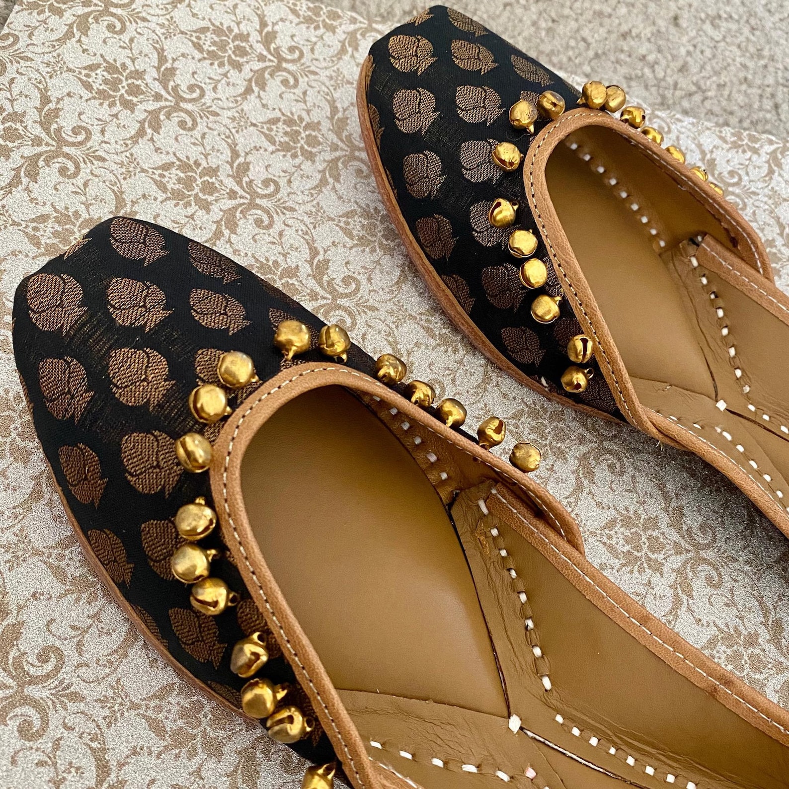 Punjabi Jutti - Etsy