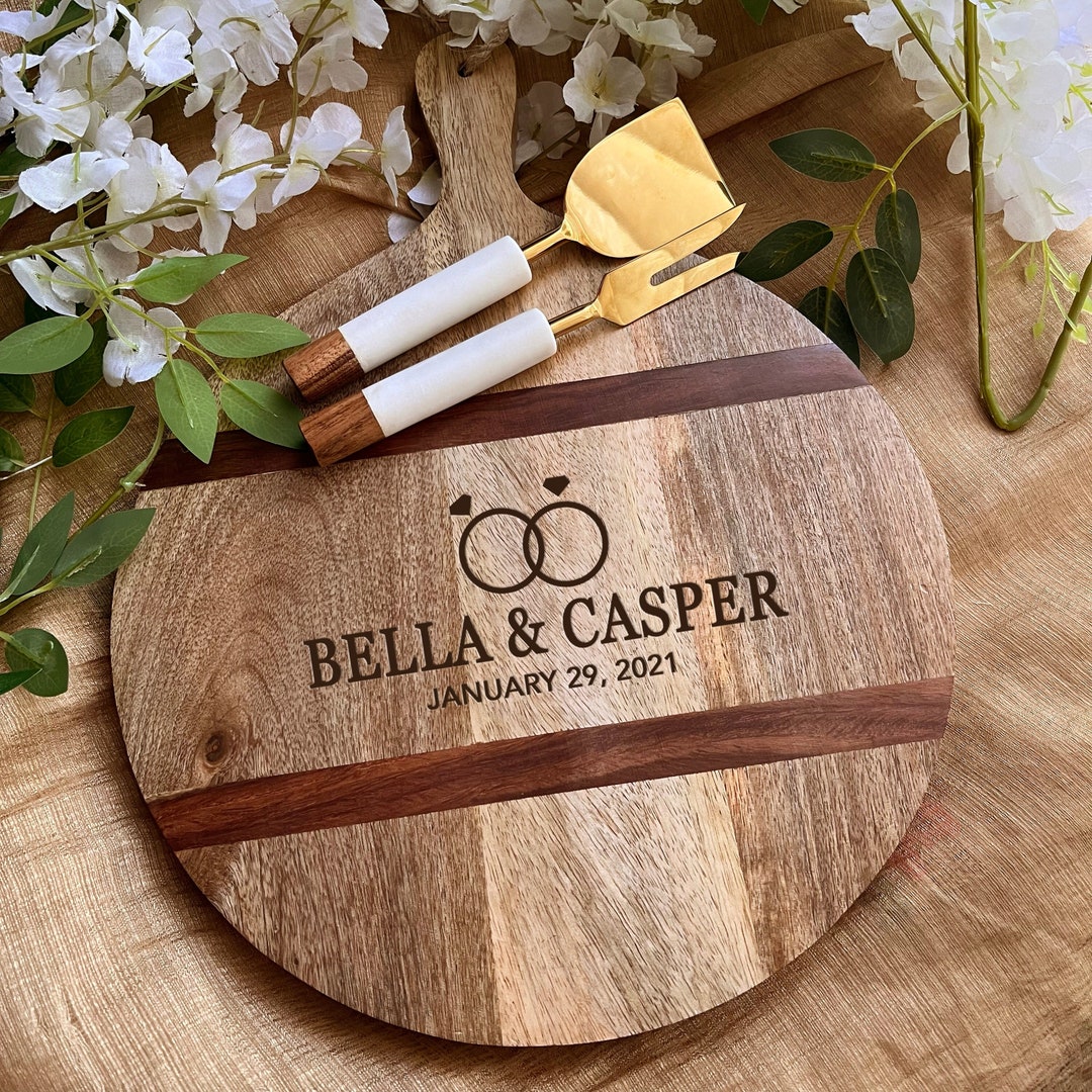 Personalized Round Charcuterie Board With Handle Wedding Gift, Gift for ...