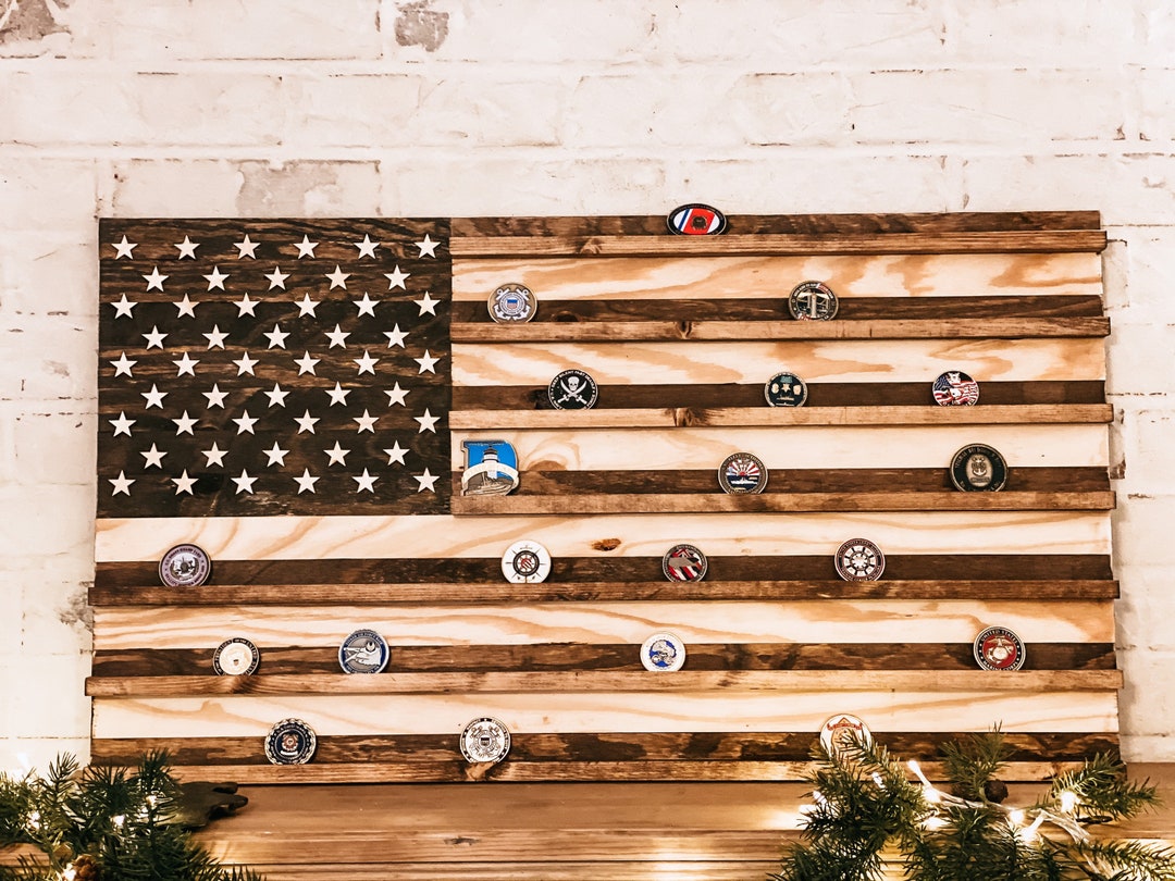 Challenge Coin/harley Davidson Poker Chip Display Rack Rustic Wood ...