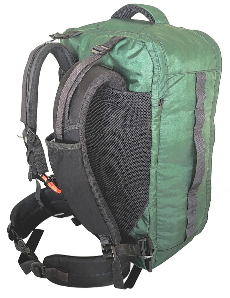 TRVL32 Travel Backpack Sewing Guide: Pattern + Instructions. 32 Litre ...