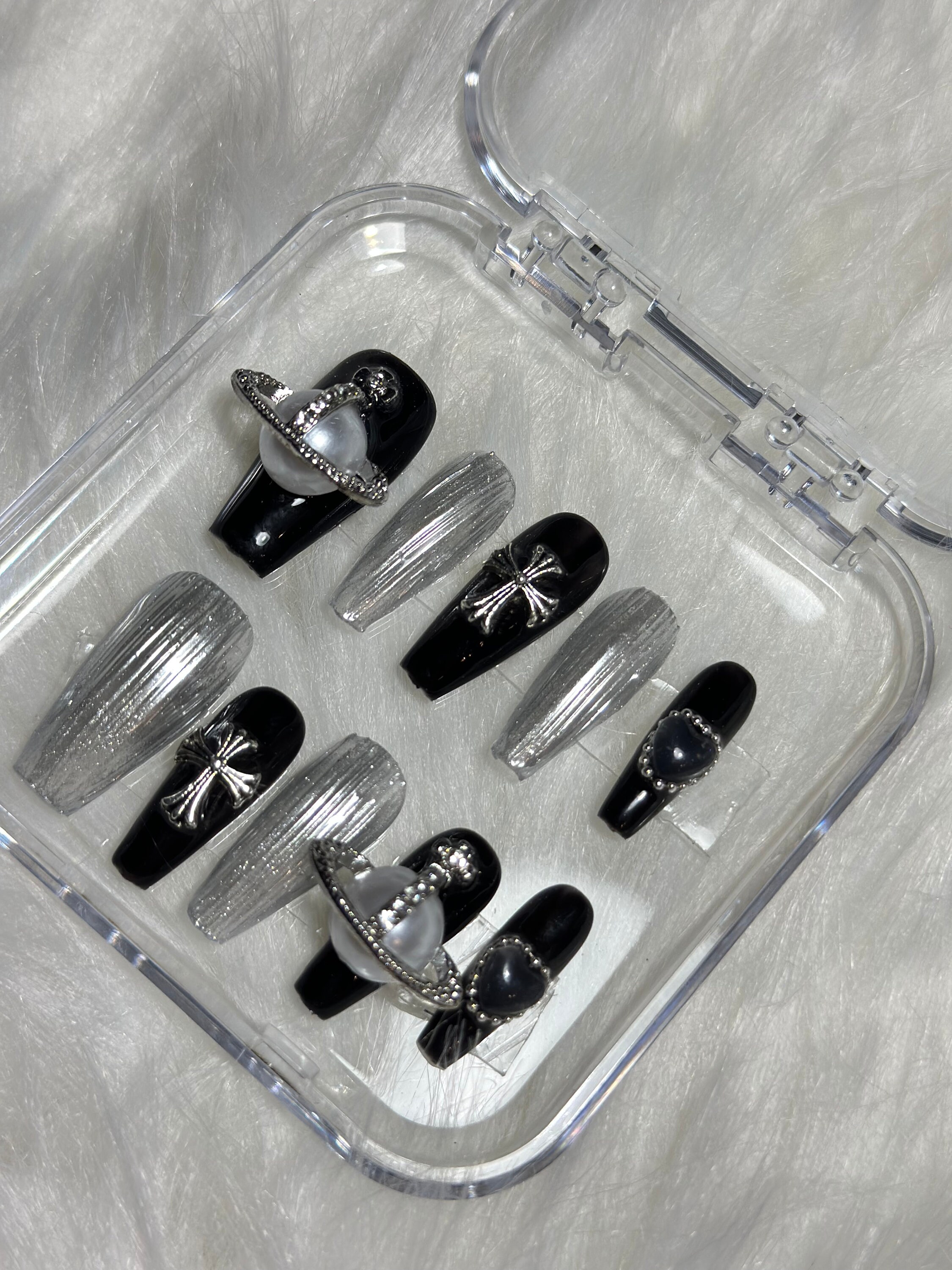 Queen Saturn Metallic Press on Nails - Etsy