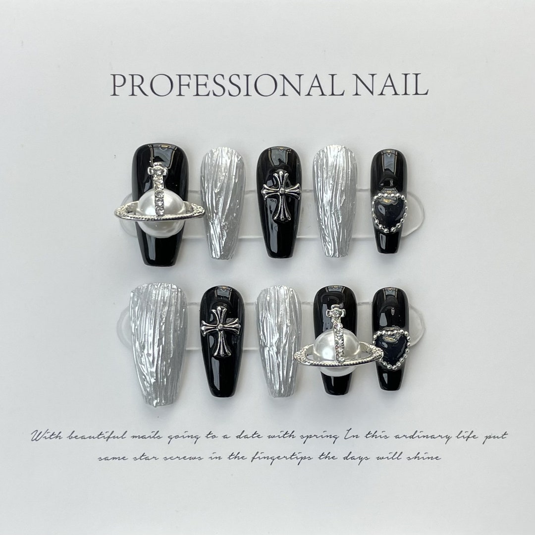 Queen Saturn Metallic Press on Nails - Etsy
