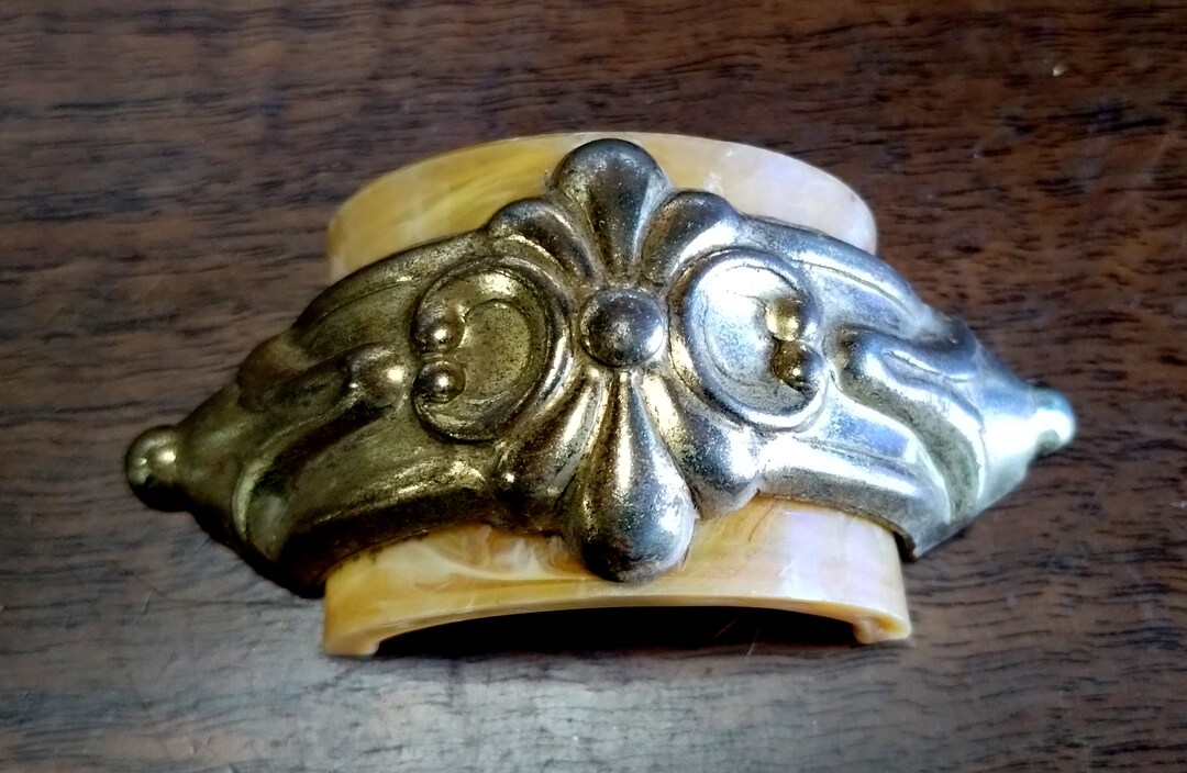 6 Art Deco Waterfall Drawer Pulls With Butterscotch Bakelite - Etsy