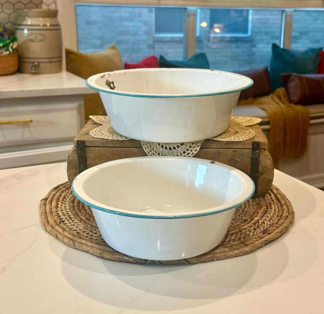 Vintage 1940's Set of Enamelware Bowl Basins, White With Teal Blue Trim ...
