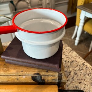 Vintage 1940's Red and White MW Enamelware One Quart Pan and Lid ...