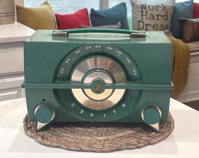 Vintage 1952 Zenith Bakelite Tube Radio. Apple Green, Teal Color Model ...