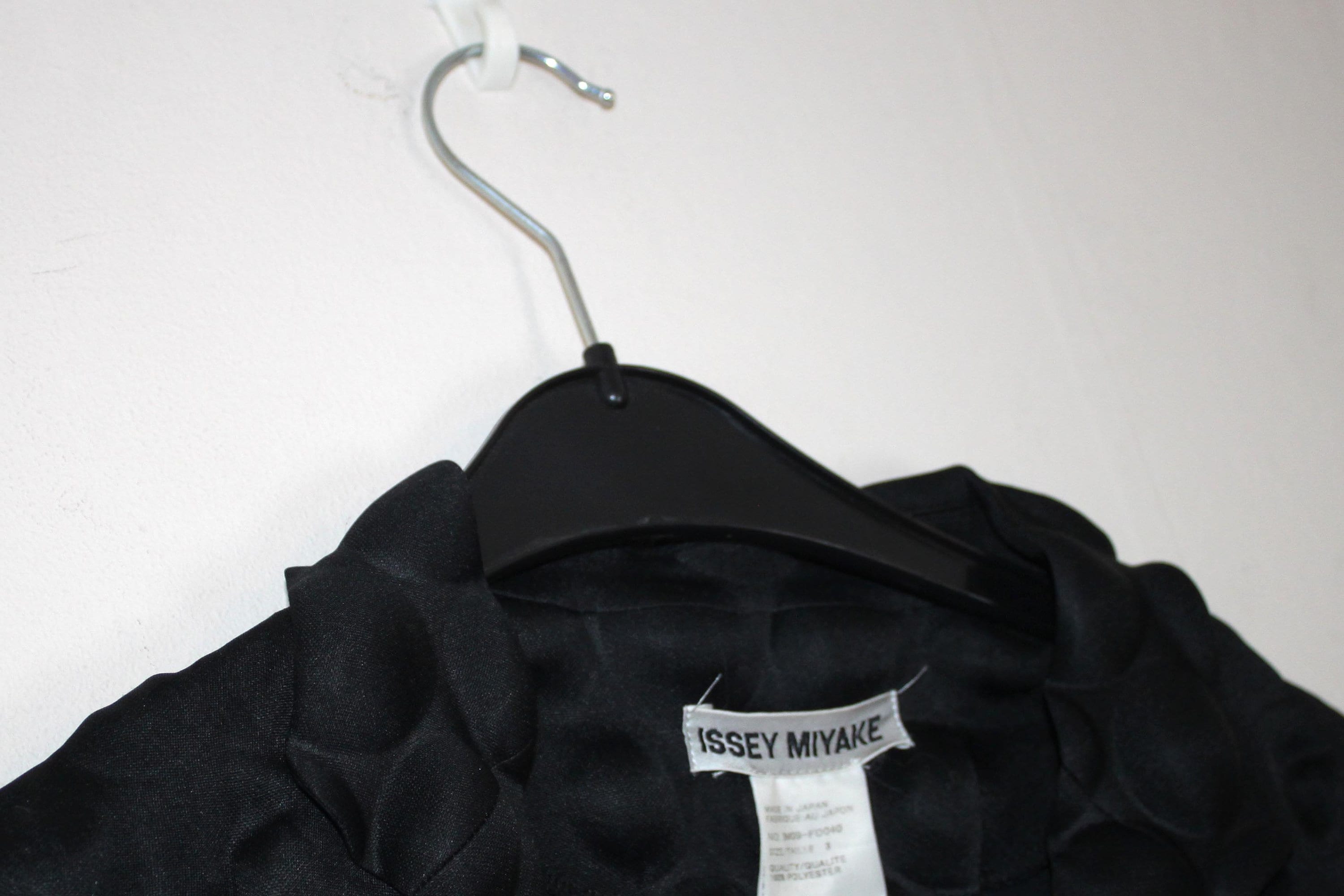 Issey Miyake Black Egg Carton Snap Front Blazer Fall 2000 RARE Runway ...