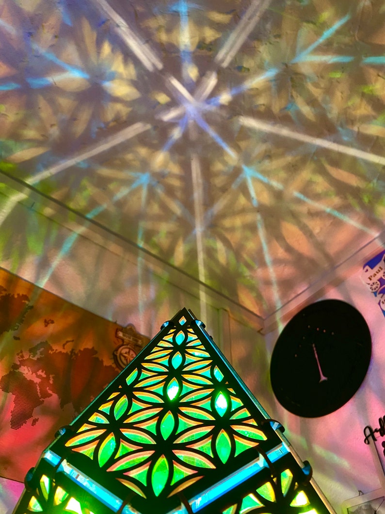Pyramid Spectrum Lamp "flower of Life" - Etsy