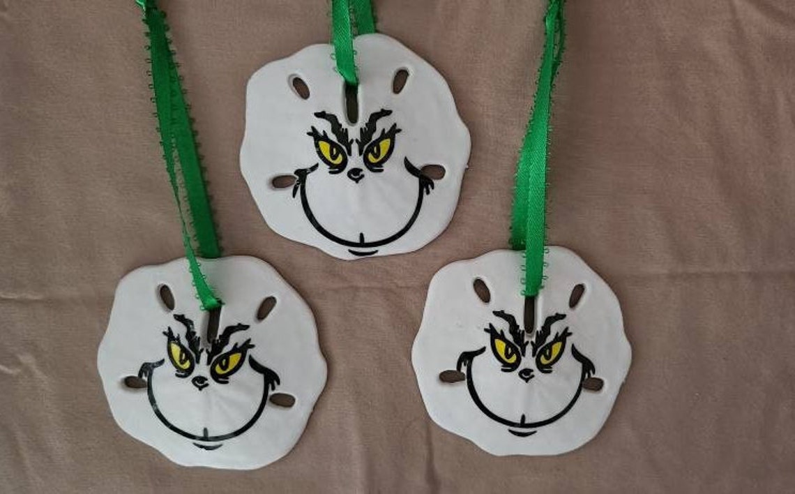 Handmade GRINCH 3 Sand Dollar Ornament - Etsy