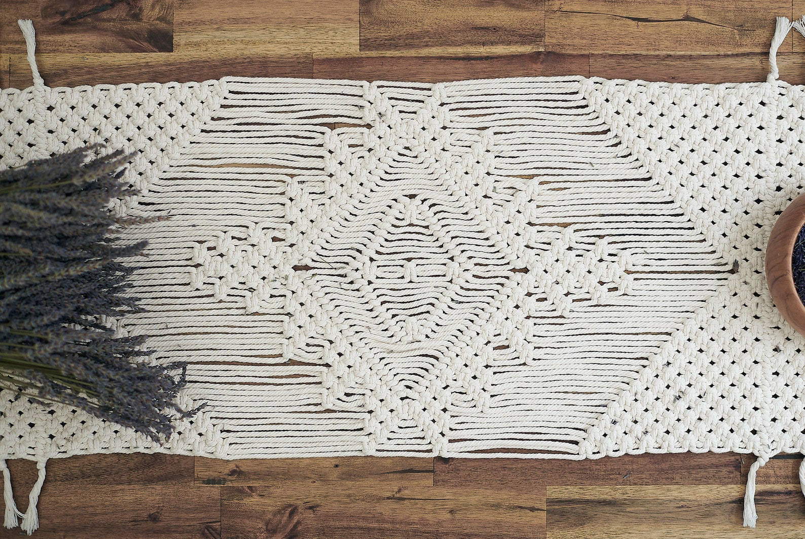 Macrame Table Runner, Handmade Macrame Dining Table Runner With Tassels ...