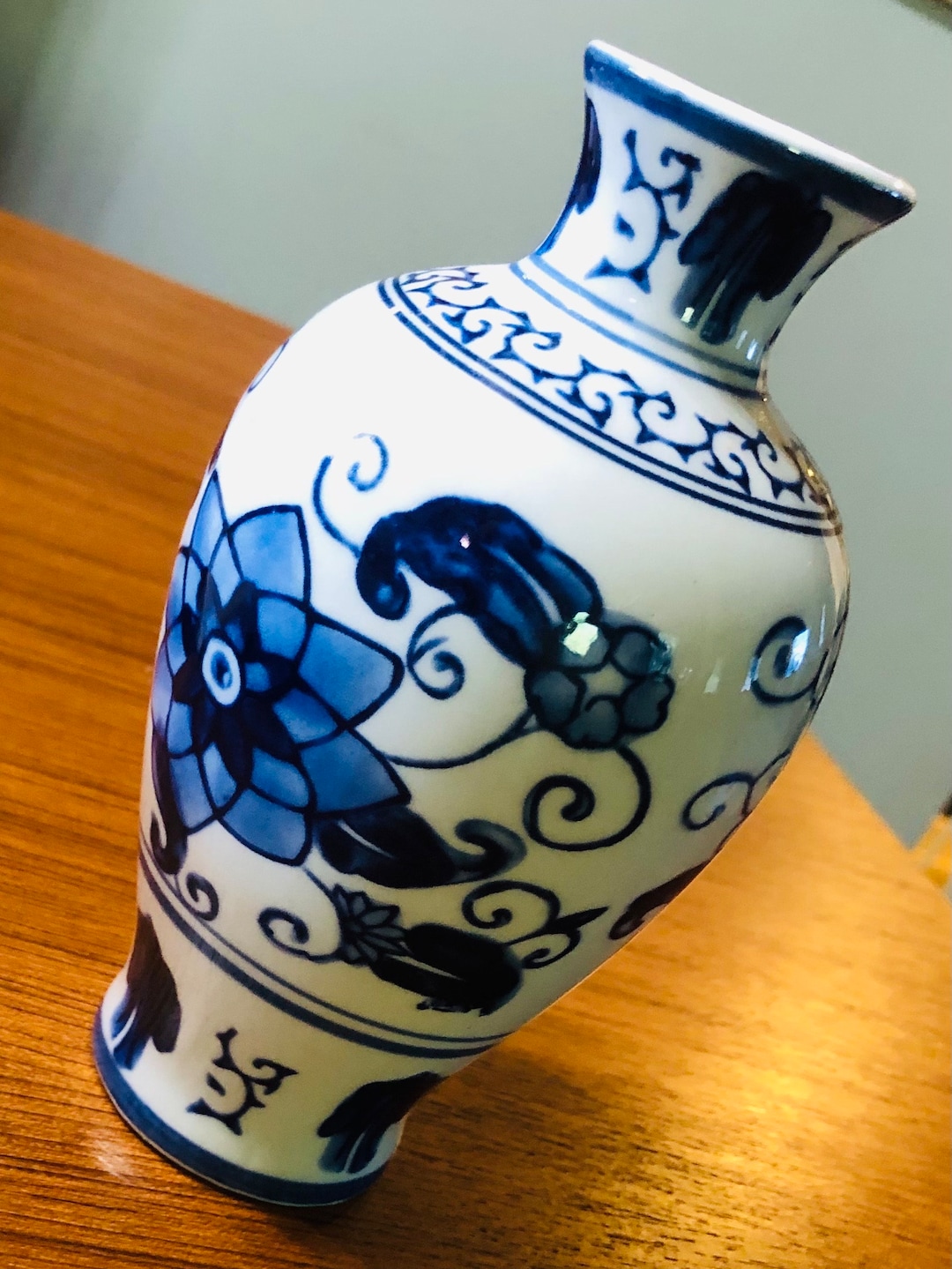 The Bombay Company Blue & White Chinoiserie Porcelain 6 Inch Flower Bud ...