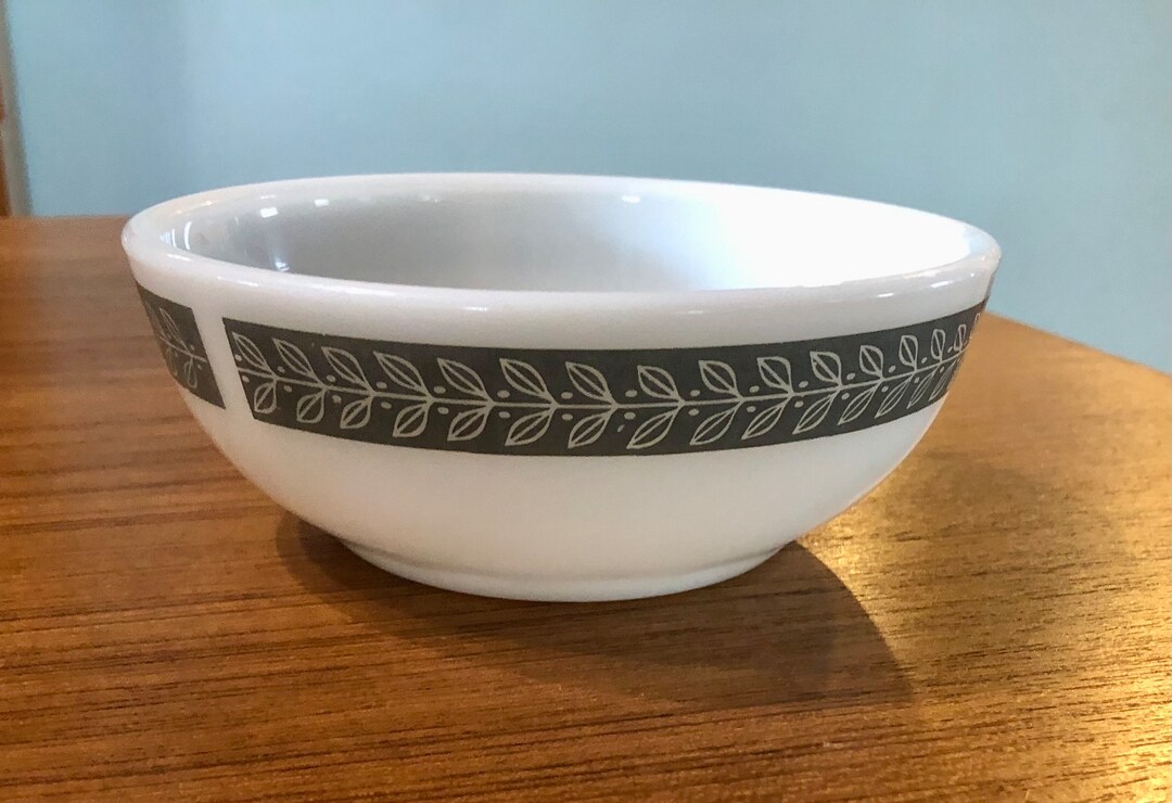 Corning Glass Gray Laurel Leaf Bowl W/"little Joe" Glassblower ...