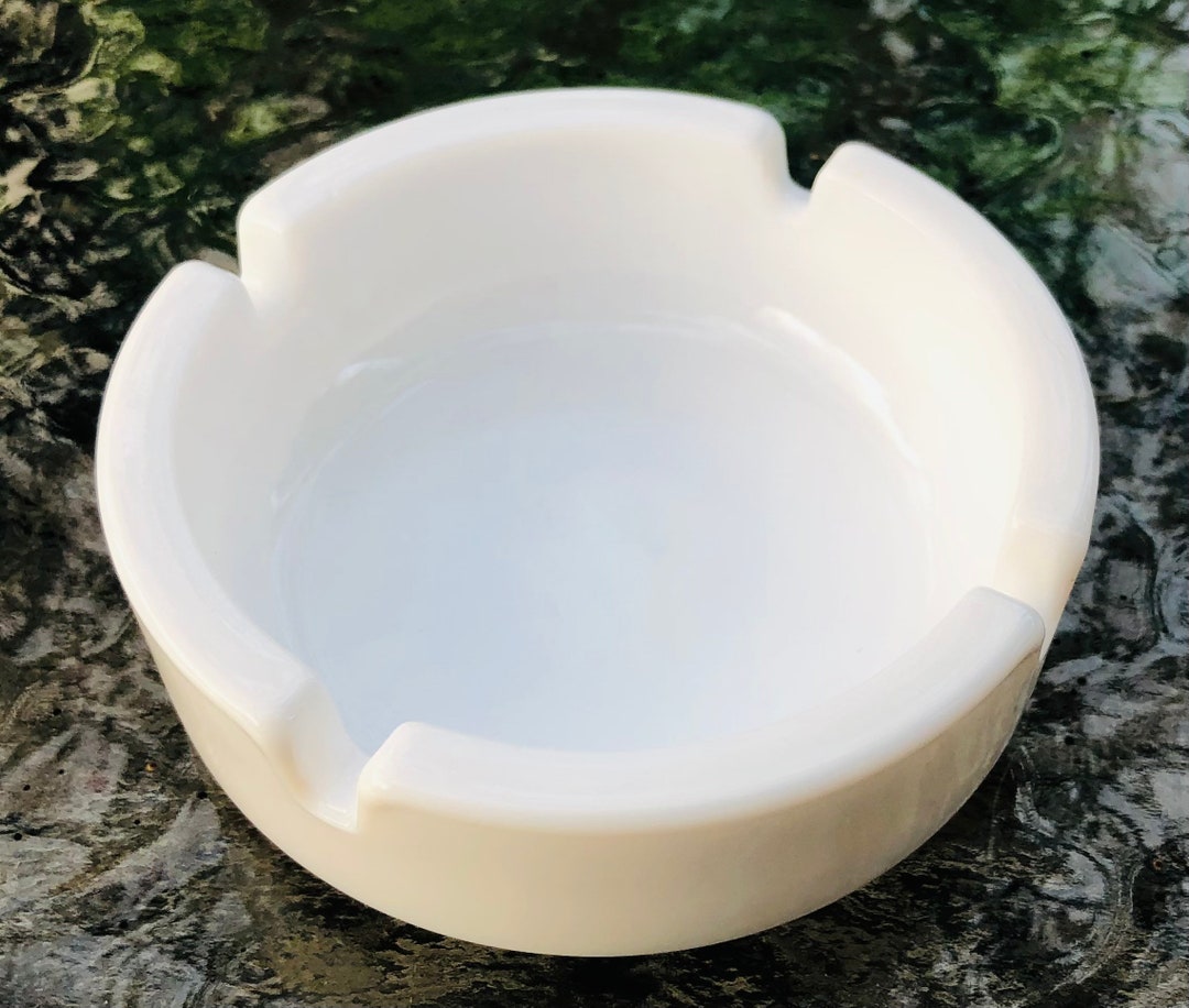 Opalex French Retro White Milk Glass Vintage Mod Retro Tobacciana ...