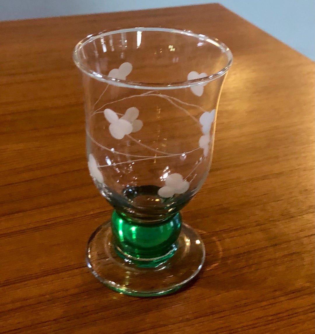 Eamon Glass Irish Crystal Goblet Cup Etched Shamrock Design W/emerald ...