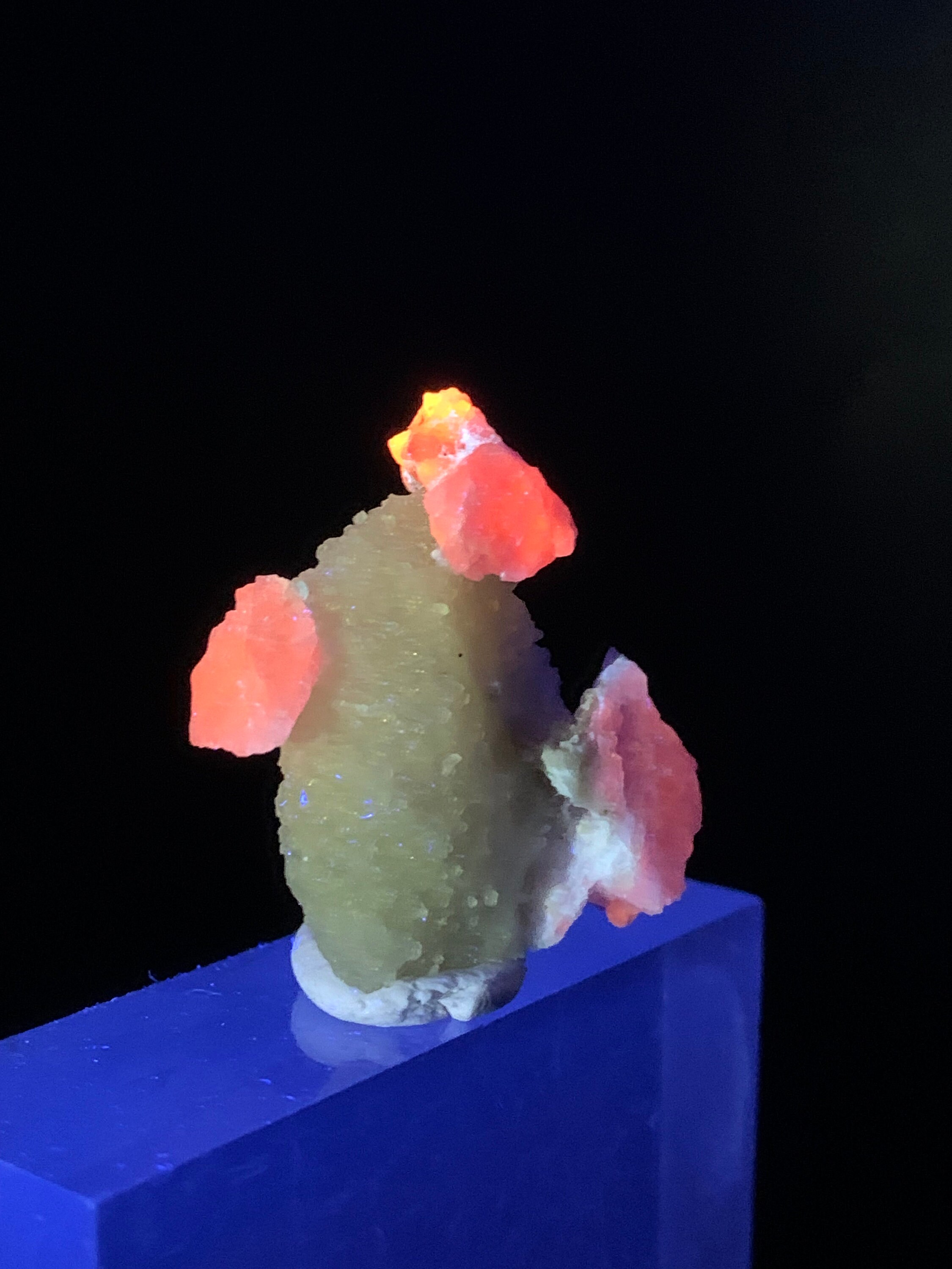 Uv-reactive Hackmanite Crystals on Calcite – Afghanistan Mineral ...