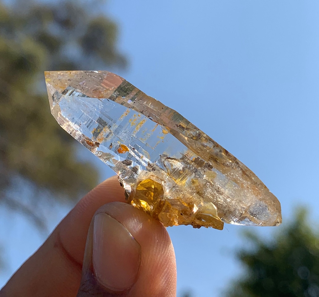 Hashupi Quartz Crystal With Iron Inclusions Having Sharp Lustre From ...