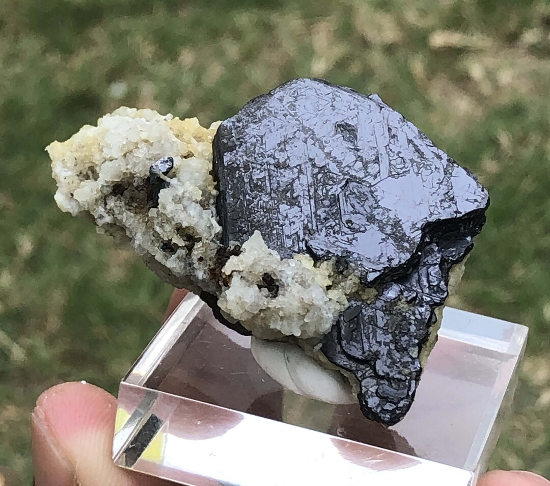 Lustrous Hematite Crystals Flower With Insane Record Keeper Patterns ...