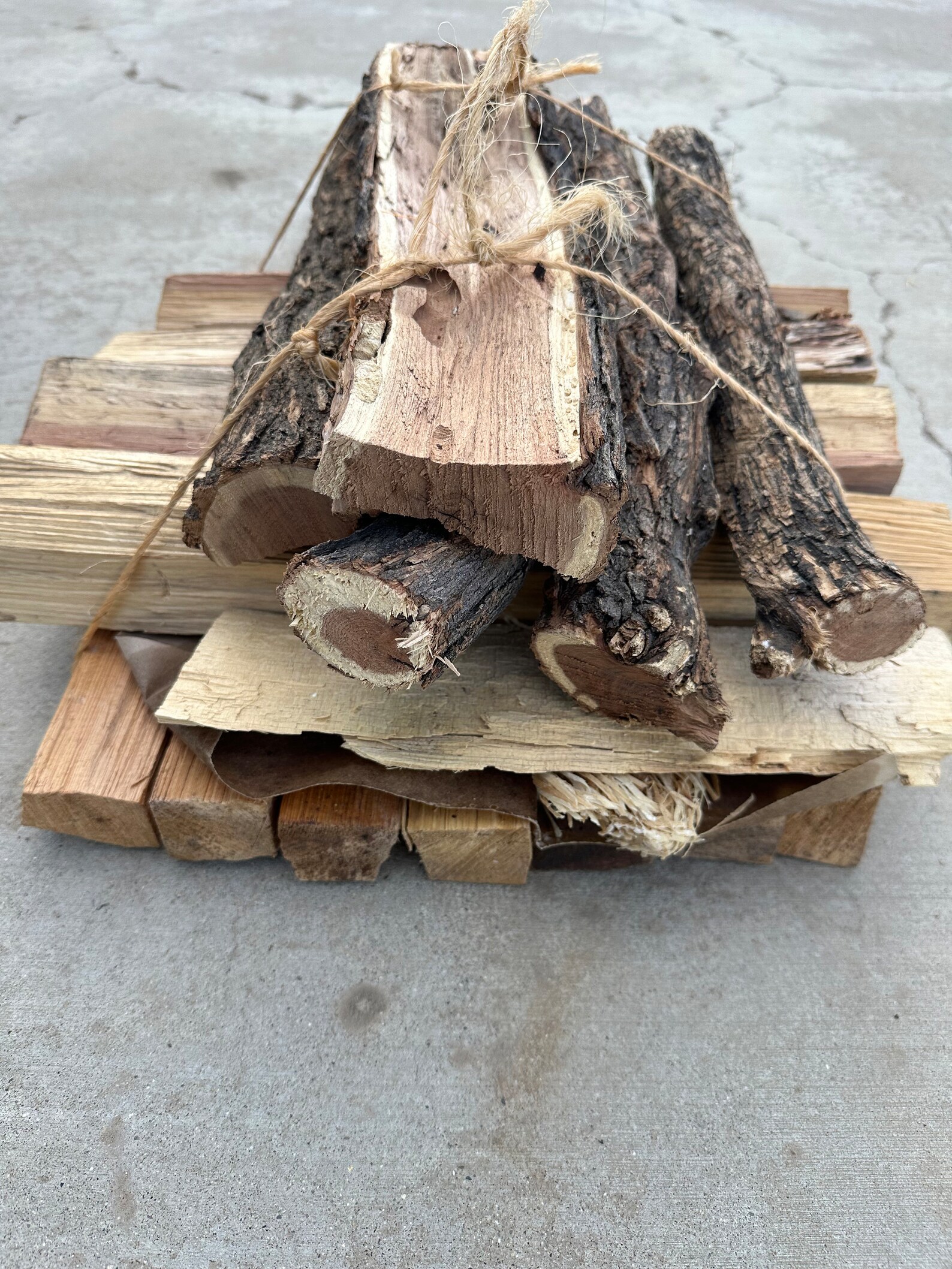 Double Tree Forest Products Campfire Wood Bundle Ready-flame Pinion ...