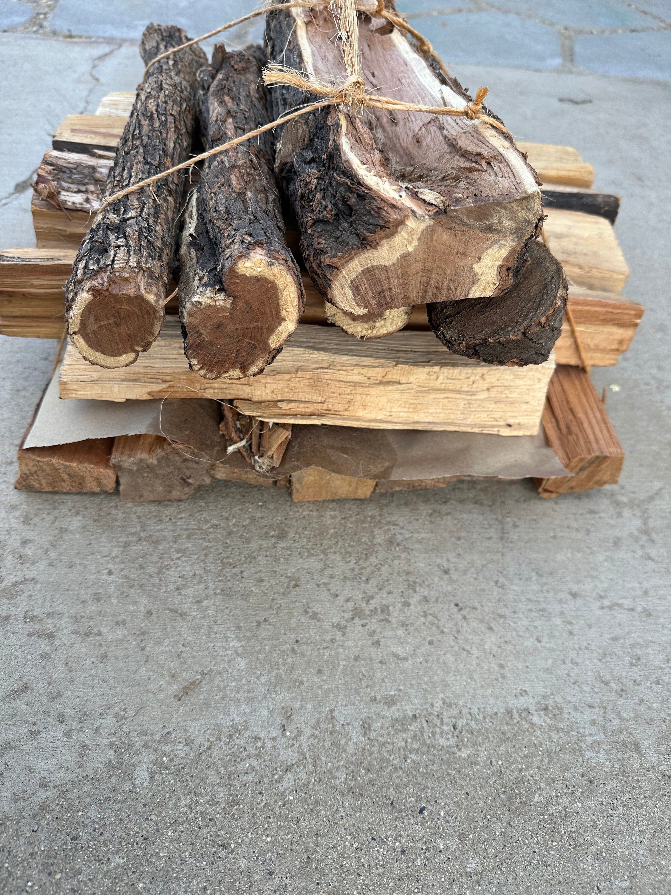 Double Tree Forest Products Campfire Wood Bundle Ready-flame Pinion ...