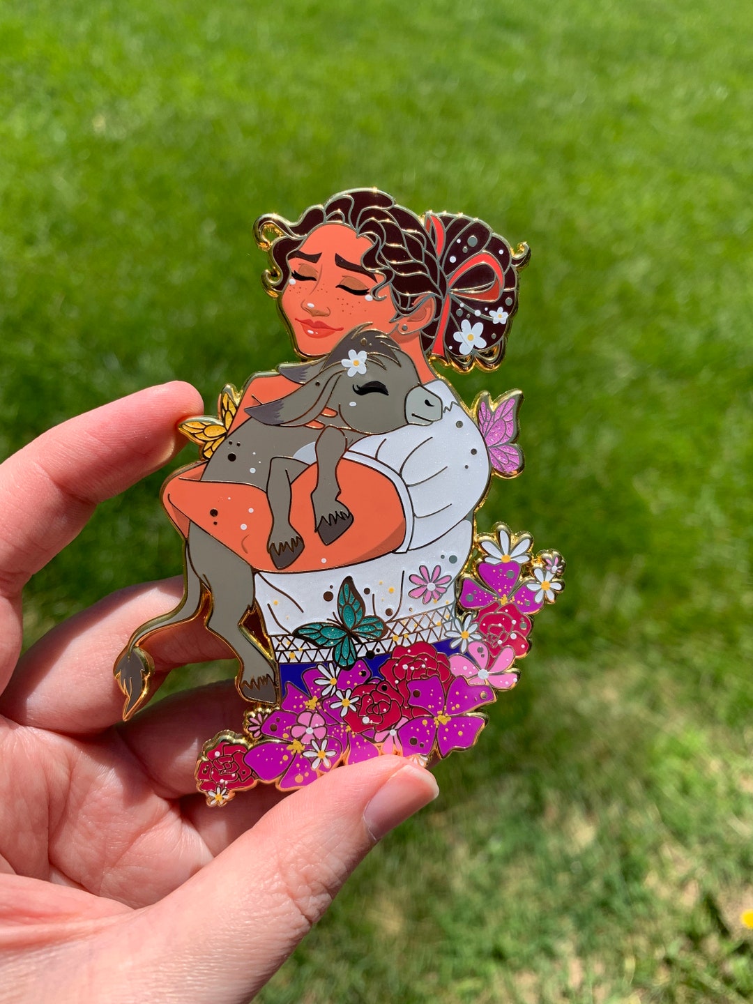 Luisa Madrigal Pin - Encanto Pins - Disney Fantasy Pin - Etsy