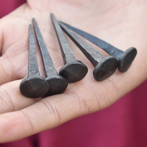 Hand Forged Medieval Iron Nail Set of 5. - Etsy