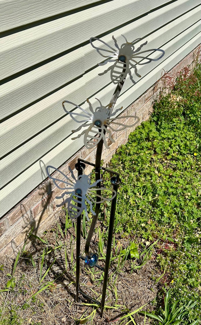 Balancing Bumble Bees Yard Art - Etsy