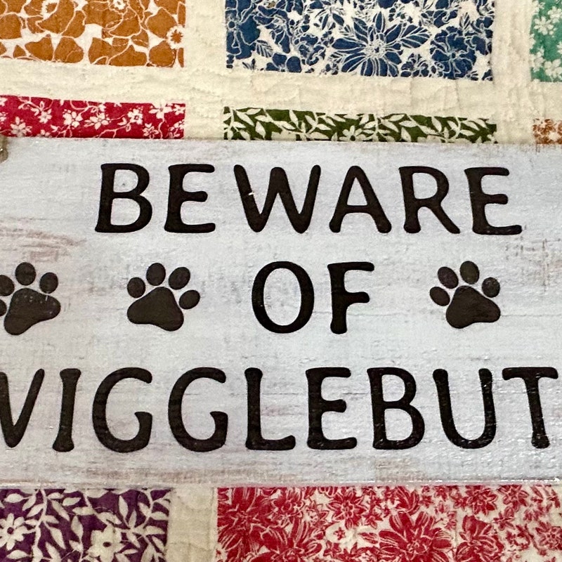 Wigglebutt Sign - Etsy