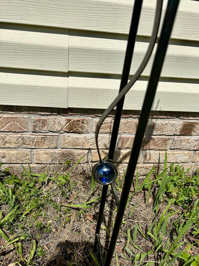 Balancing Bumble Bees Yard Art - Etsy