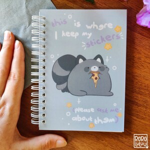 Pizza the Raccoon Stickerbook // Cute Frog Sticker Book , Libro per ...