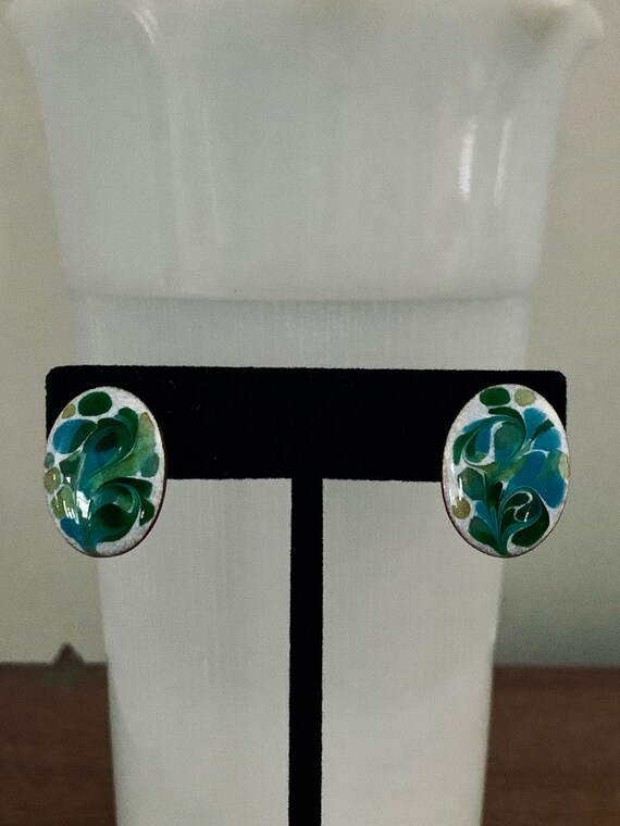 Vintage 1960s Mod Painted Enamel Hinge Screw-Back Ear… - Gem
