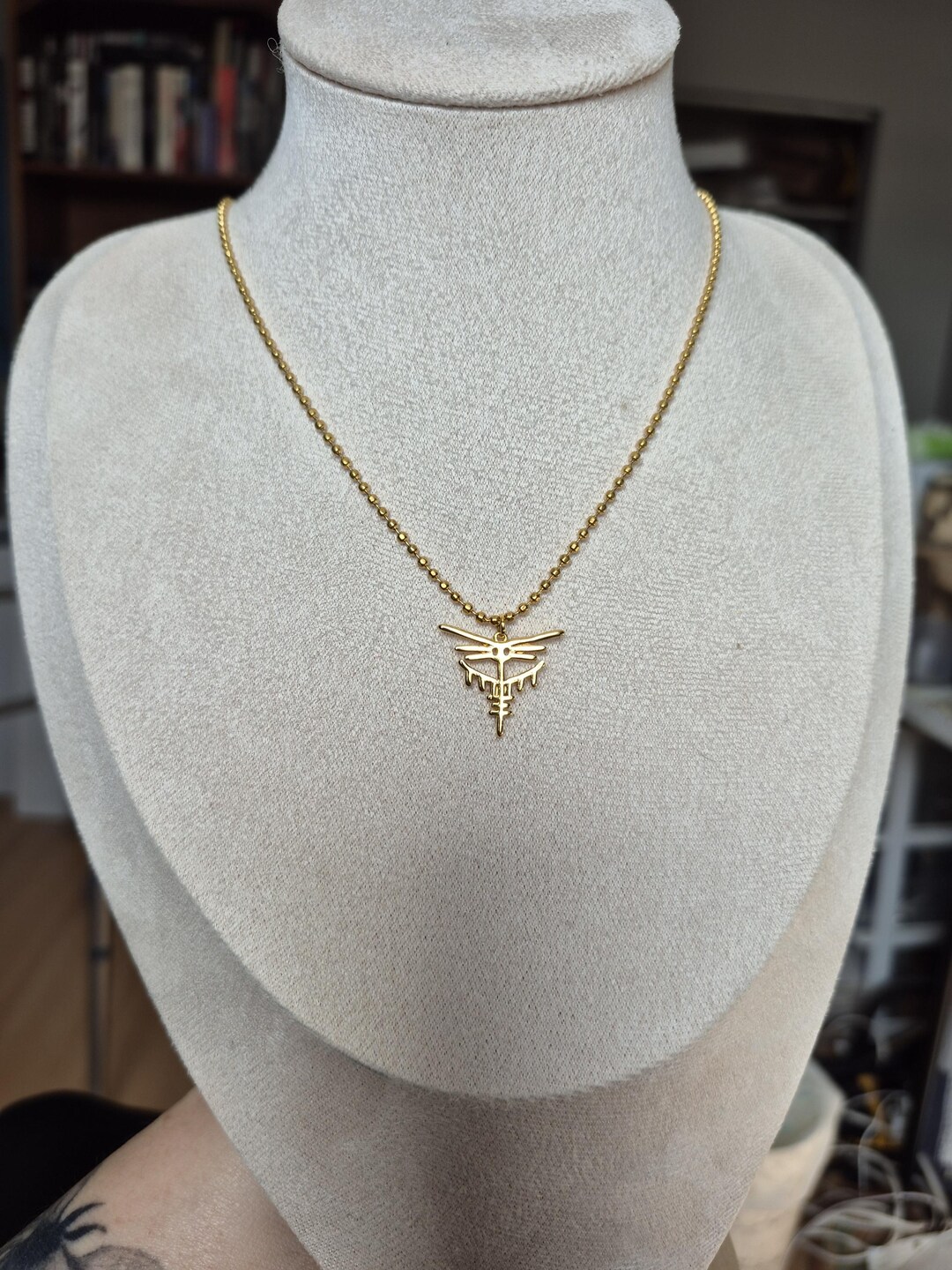 Valkyrie Symbol Necklace, Representing the Strength and Power of Women ...