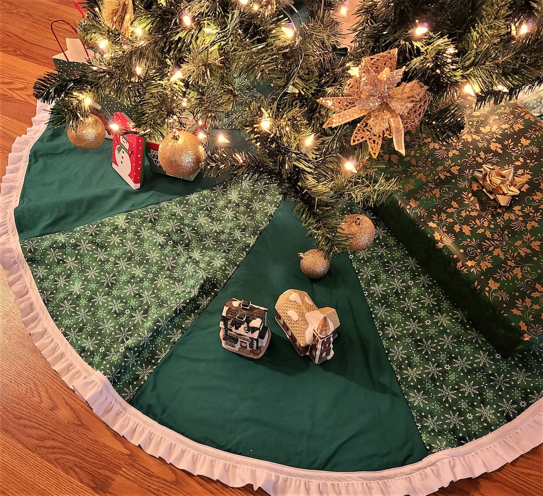 Large Sectional Tree Skirt With Ruffle / Green Tree Skirt / Handmade ...