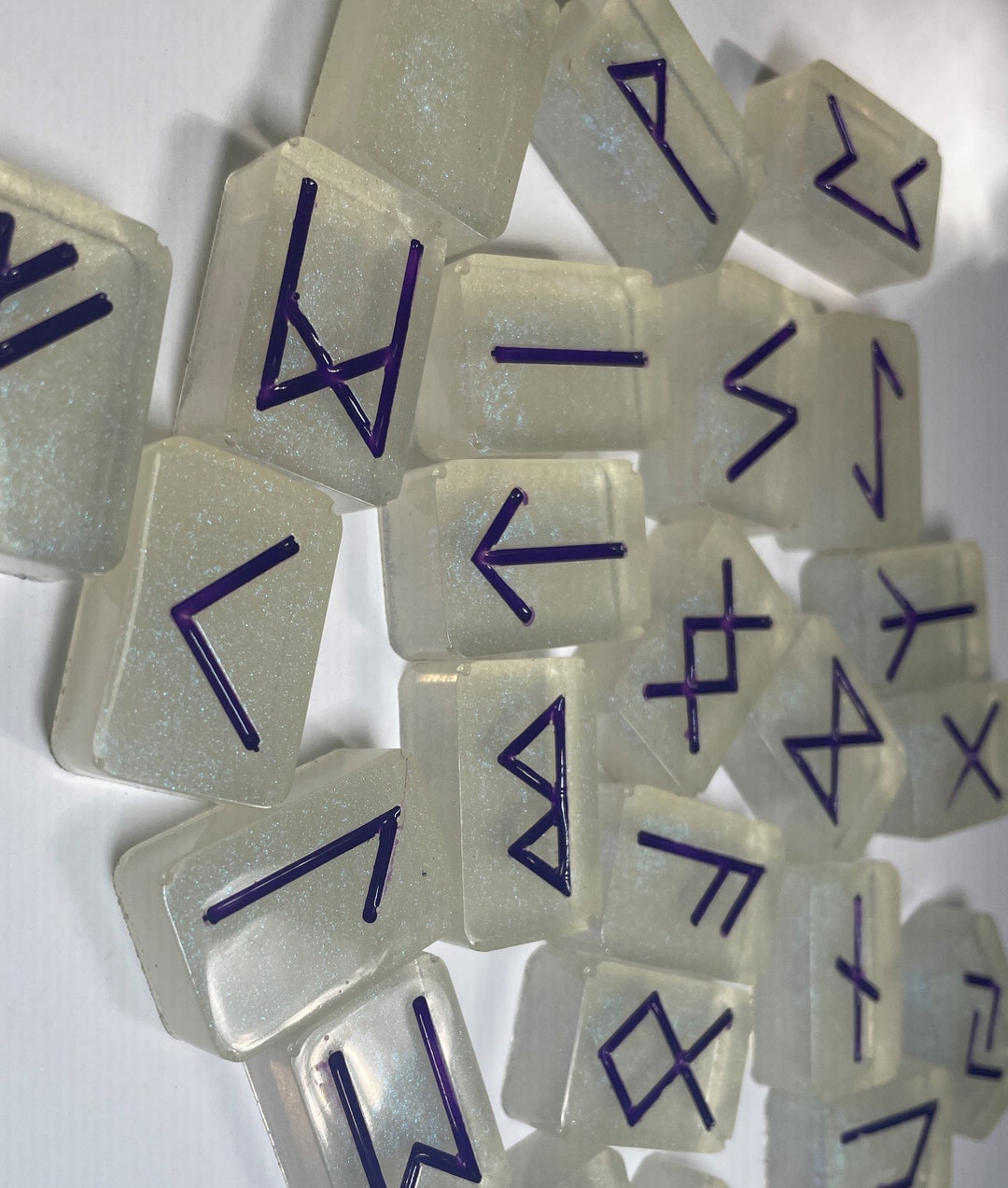Resin Runes - Viking/norse Shimmering Chameleon With Purple Acrylic ...