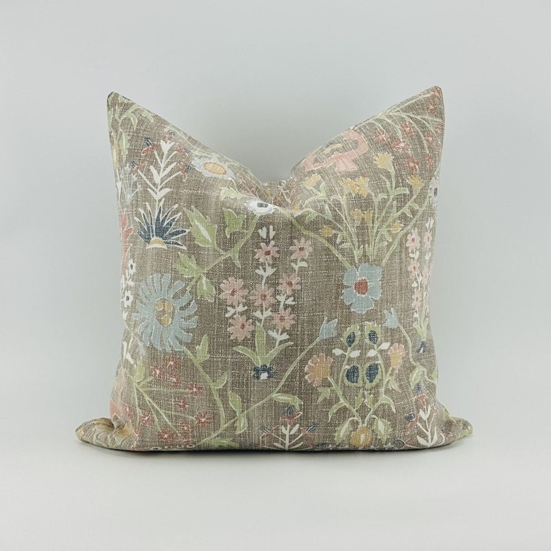 Cottage Pillow - Etsy Canada