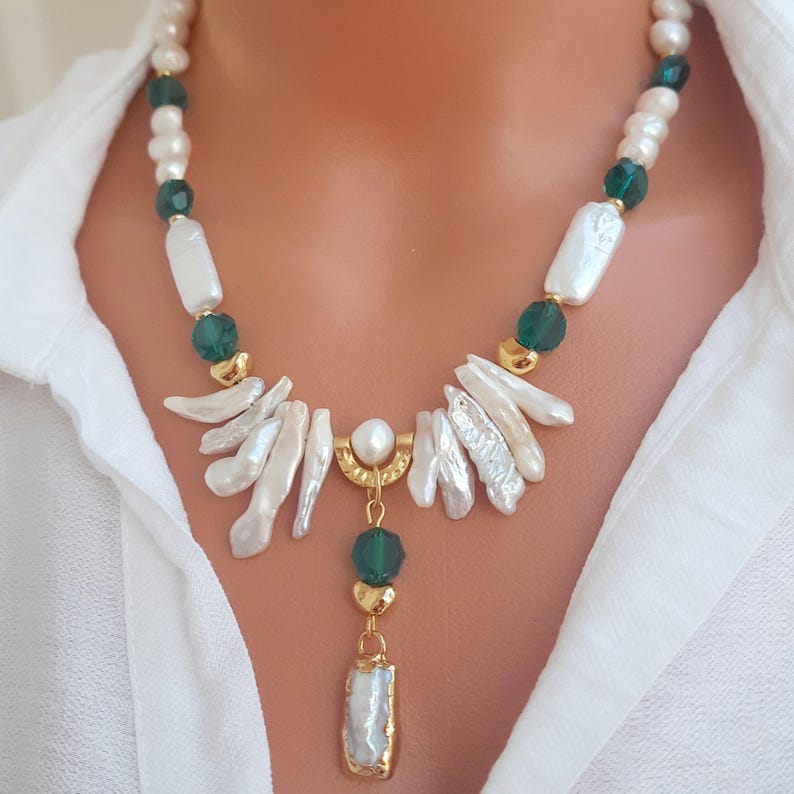 Baroque Pearl Gemstone Necklace: Emerald Green Crystal, Phoenix ...