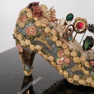 Pin Cushion With Stick Pins Vintage Shoe Floral Pattern Rare Estate ...