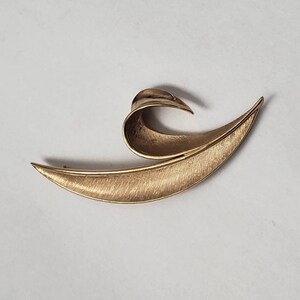 Vintage Brooch Designer Trifari Gold Tone Collectible Costume Jewelry ...