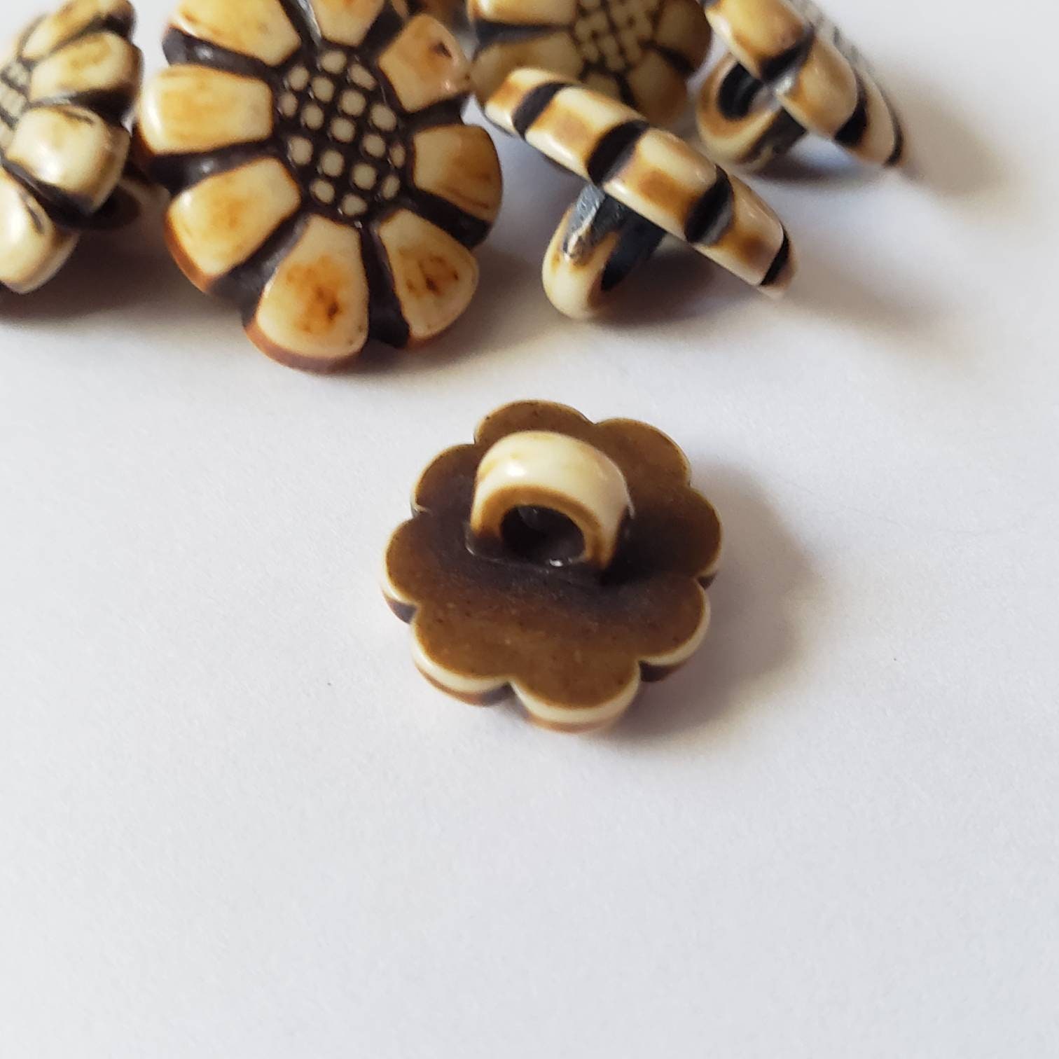 Vintage Buttons Flower Pattern Retro Collectible Sweing - Etsy