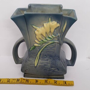 Roseville Vase Art Pottery Freesia Vase #200-7 Collectible Pottery - Etsy