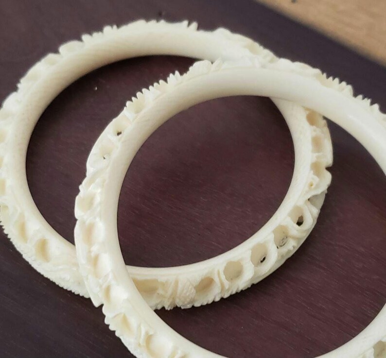 Bangle Bracelet Matching Set Carved off White Retro Collectible Costume ...