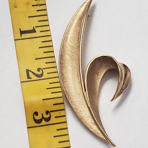 Vintage Brooch Designer Trifari Gold Tone Collectible Costume Jewelry ...