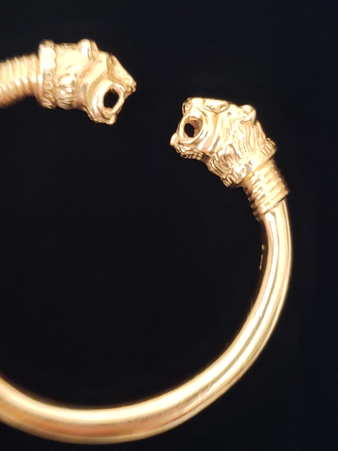 Bracelet Metropolitan Museum of Art MMA Rare Sabet Tooth Double Head ...