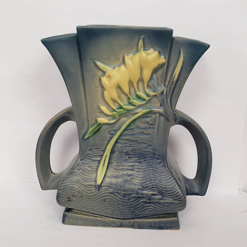 Roseville Vase Art Pottery Freesia Vase 200-7 Collectible - Etsy