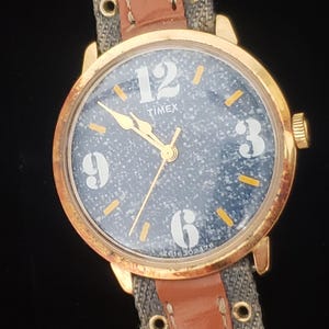Timex Wrist Watch Retro Collectible Time Piece Round Face Vintage - Etsy