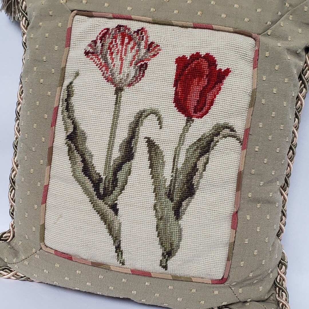 Tulip Needlepoint Pillow Flower Theme Retro Collectible Tulip Theme - Etsy