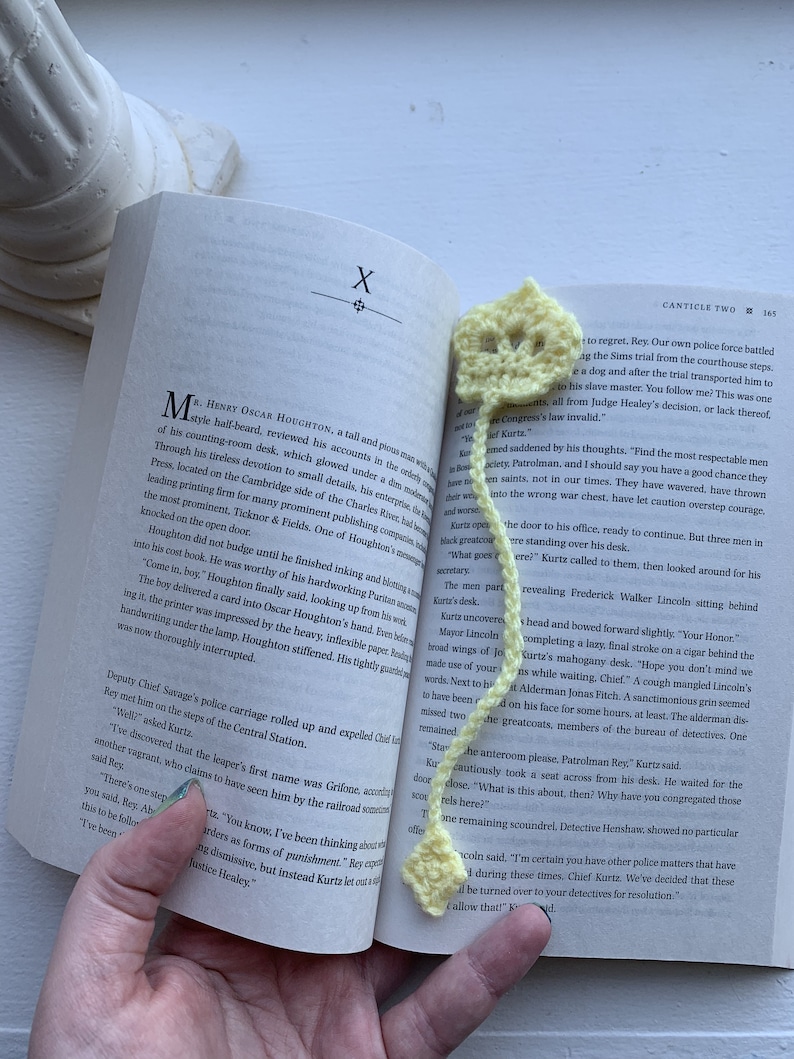 Crochet CROWN BOOKMARK *pattern* - Etsy