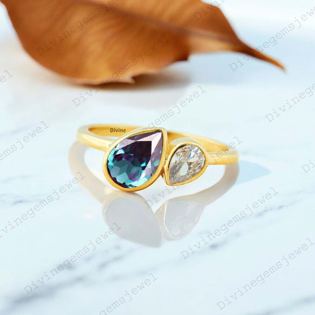 Bezel Set Alexandrite Gemstone Ring Toi Et Moi Moissanite Women Jewelry ...